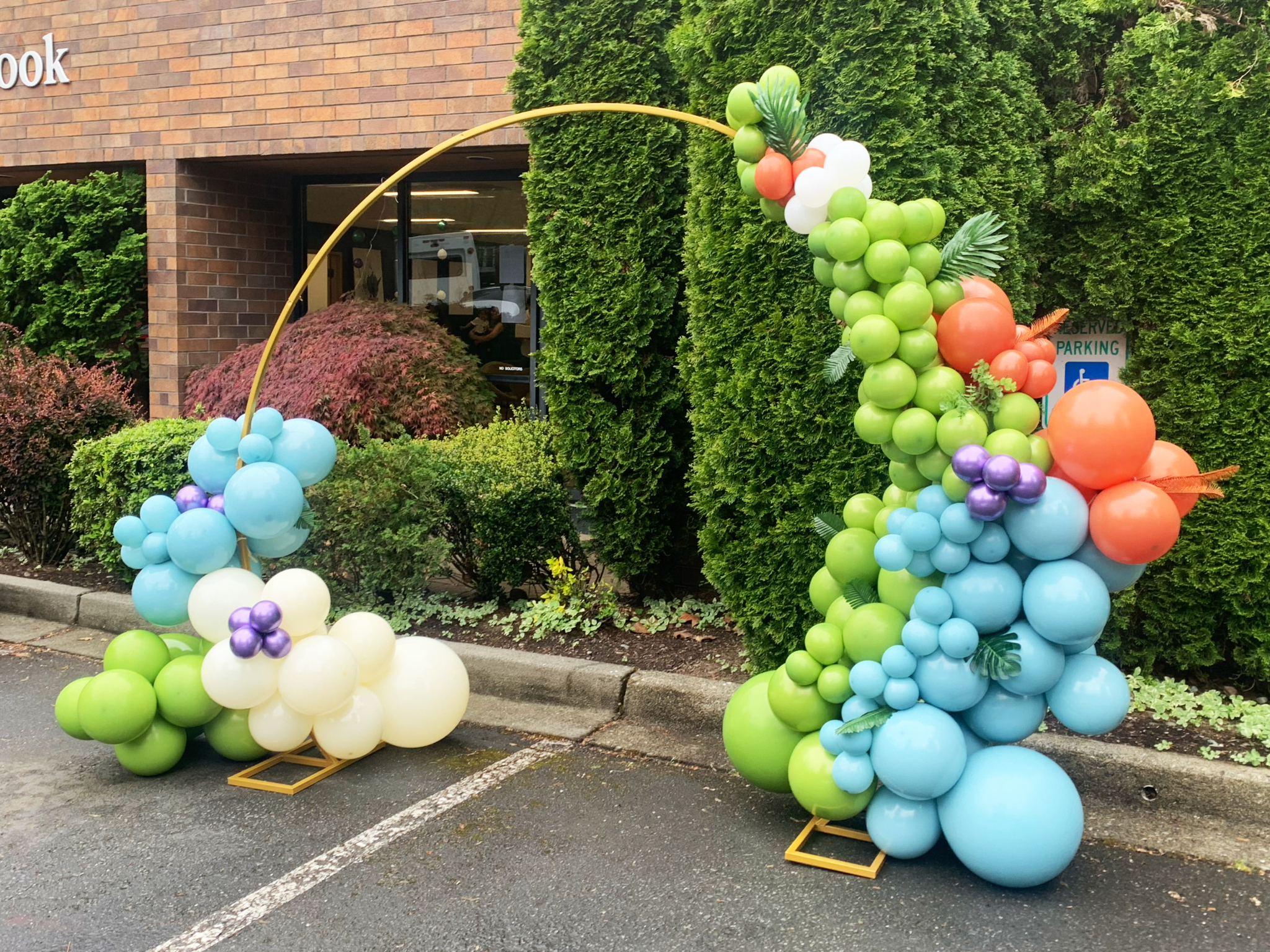 Seattle Balloon Decor | Custom Balloon Garlands & Installs